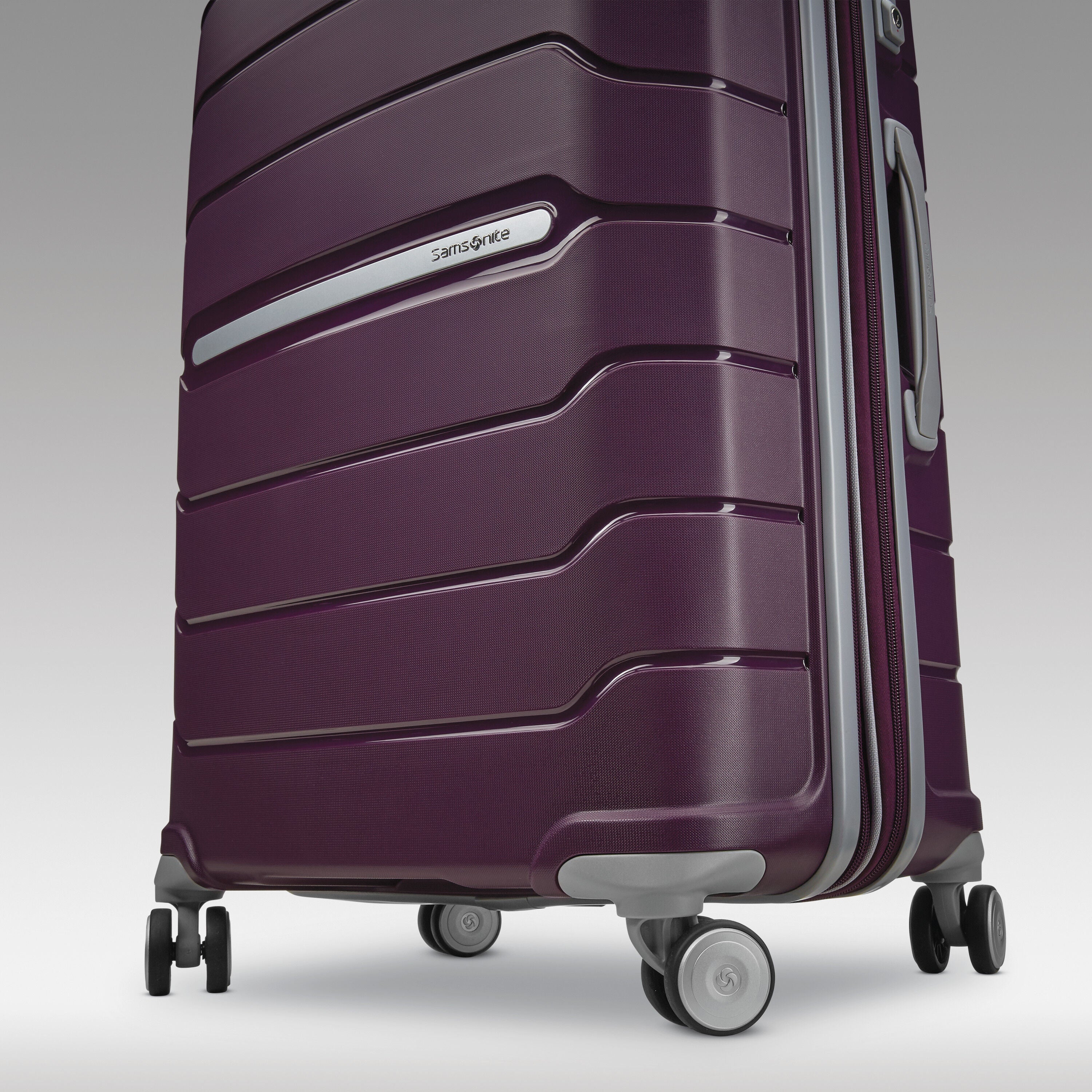 samsonite hard suitcase medium